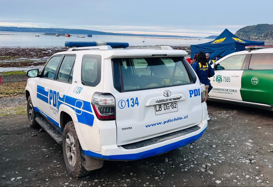 Madre e hijo pierden la vida al precipitarse su vehículo al mar en ...